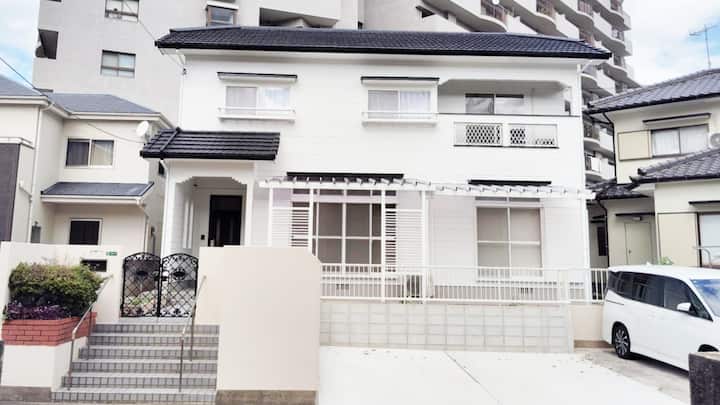 糸島閑静な別荘,4ldk戸建貸切11名ご家族/テレワーク最適!駐車場3台,空港直結駅近,全面改装済み - 唐津市