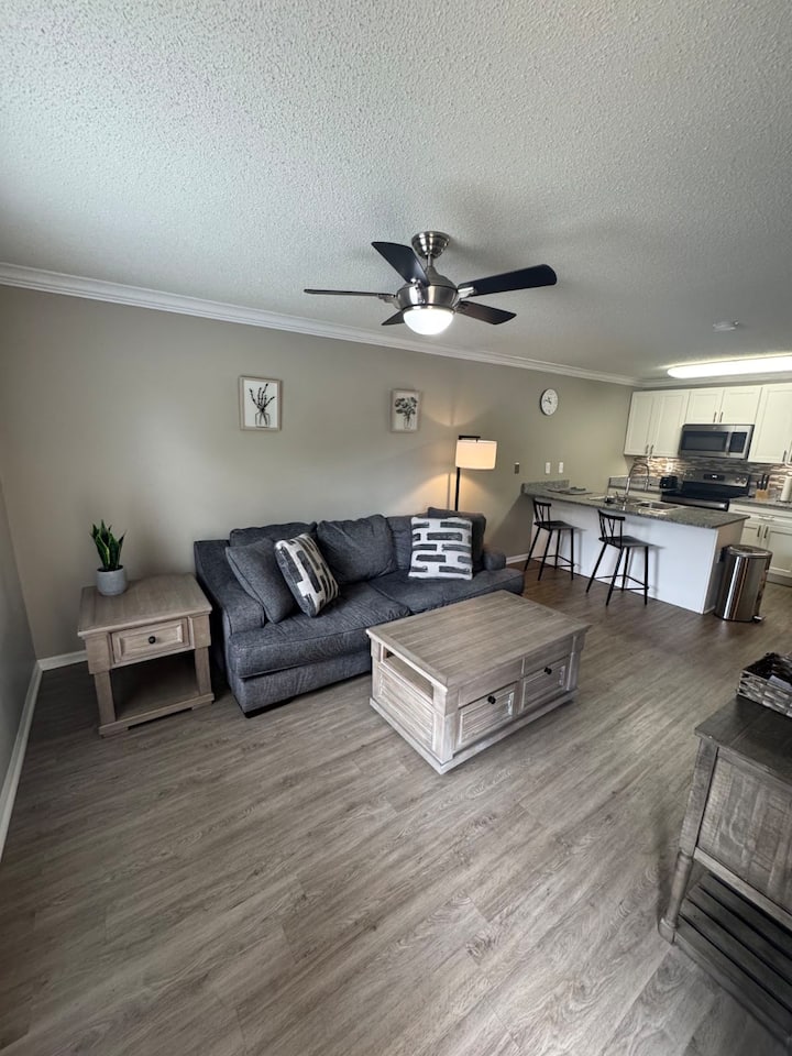 Renovated, One Bedroom Short-term Rental - Huntsville, AL