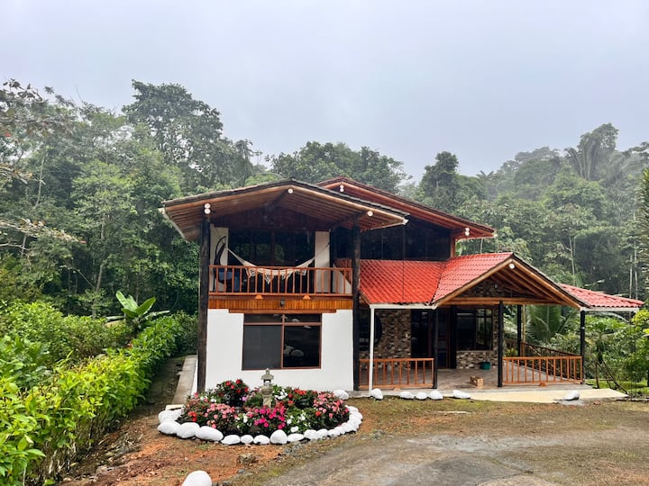 Casa En Conjunto Privado Con Piscina Y Río. - Pedro Vicente Maldonado