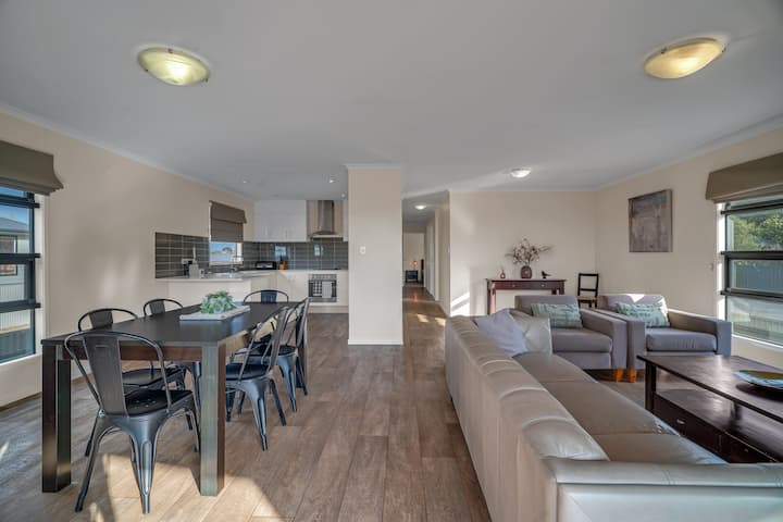 Long Island Retreat - Pelican. Relax By The River! - Murray Bridge