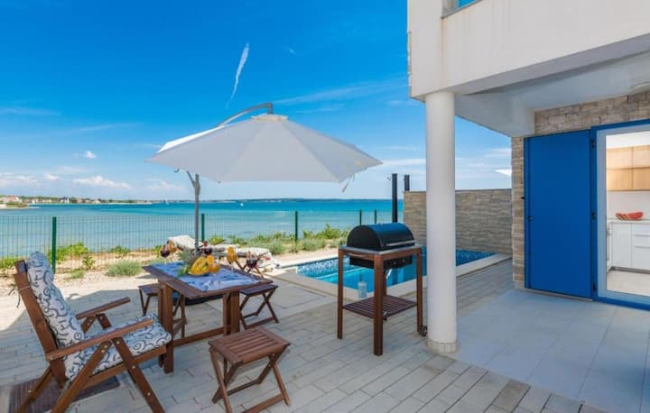 Beach Front Home In Privlaka - Zaton