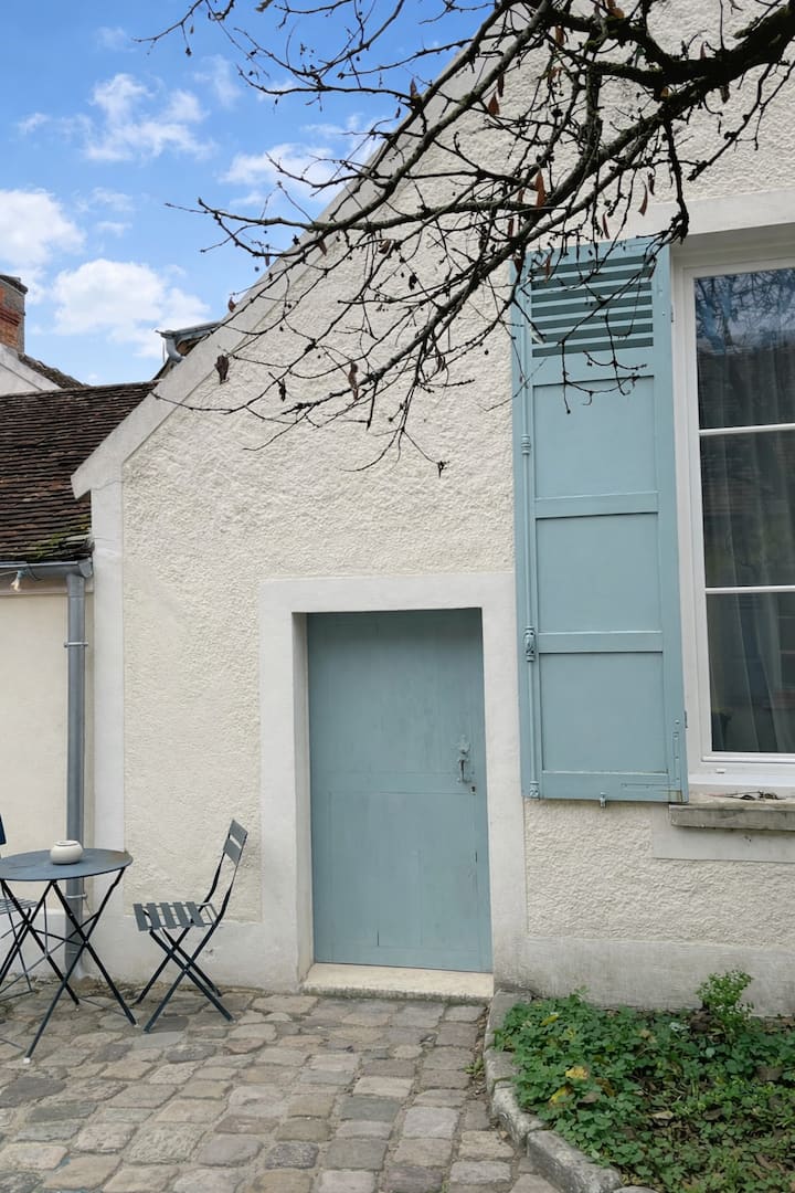 Petite Maison Indépendante Avec Cour Commune - Lieusaint