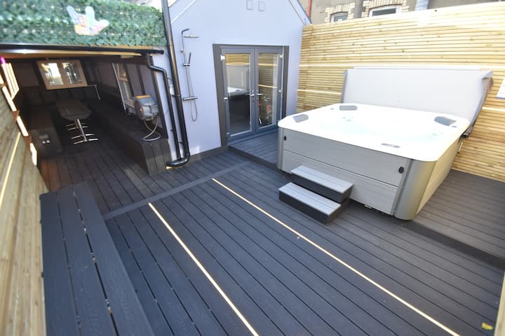 Hot Tub Stag Pad Nr City Centre - Cardiff
