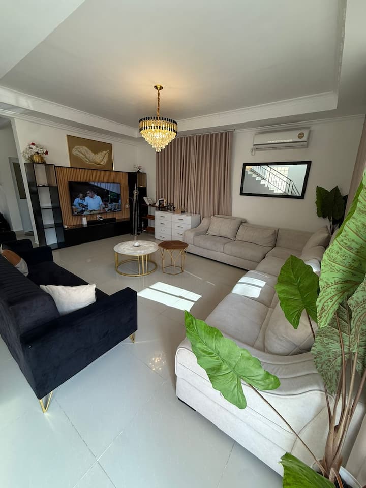 Room In Talatona
Chill Stay 
Quiet And Peaceful - Angola