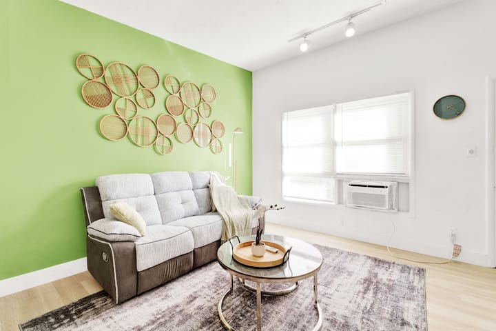 The Moss Loft | Private Entrance • Downtown Ryloak - Bloomfield Hills, MI