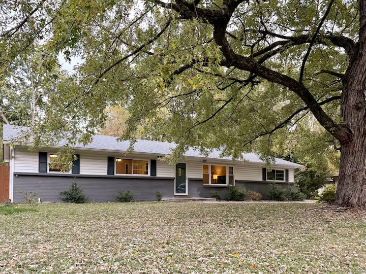 Cozy Northside Stay - Indiana (State)