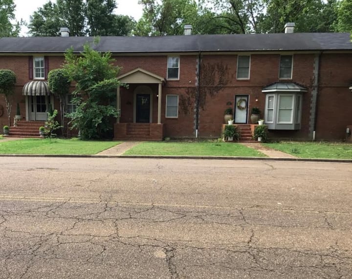 The Monroe House - Grenada, MS