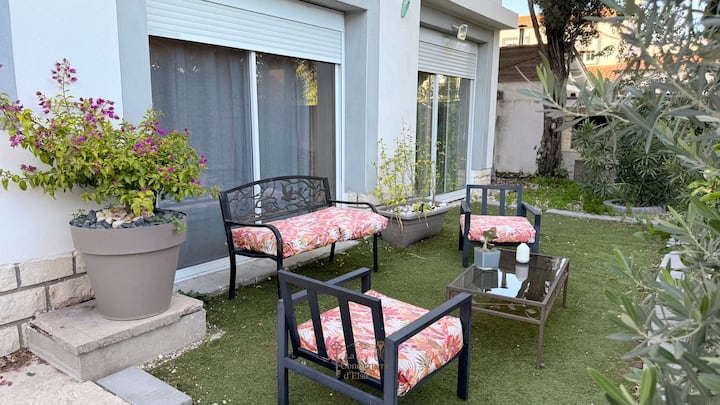 Appartement Pour 2/4 Pers Piscine Barbecue Parking - Arles