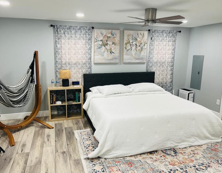 Renovated 3br Home •1-acre Retreat•86”tv• Firepit - Wesley Chapel, FL