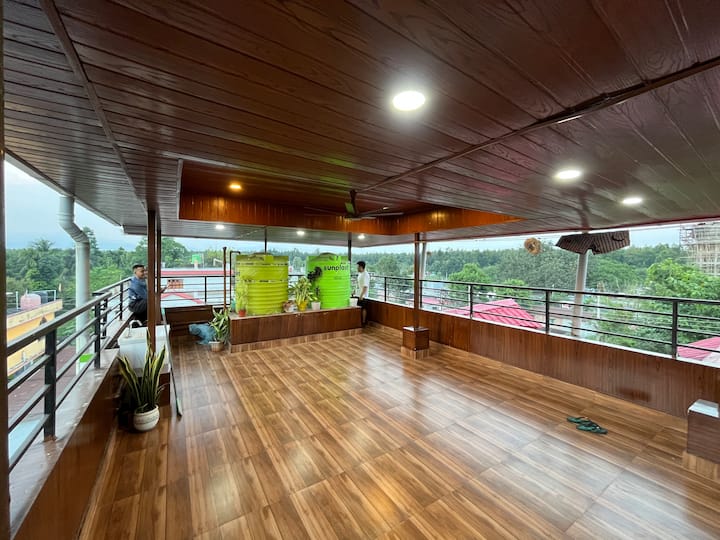 The Amber House · Warm, Calm & Scenic - Siliguri