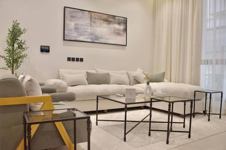 3br | High Ceilings & Premium Amenities - Saudi Arabia