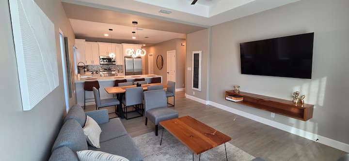 New - Lux Modern 3br/2ba Duplex • Near Major Shops - Brownsville, TX