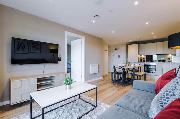 2br Apartment • Parking • Near Liverpool One - Liverpool, UK