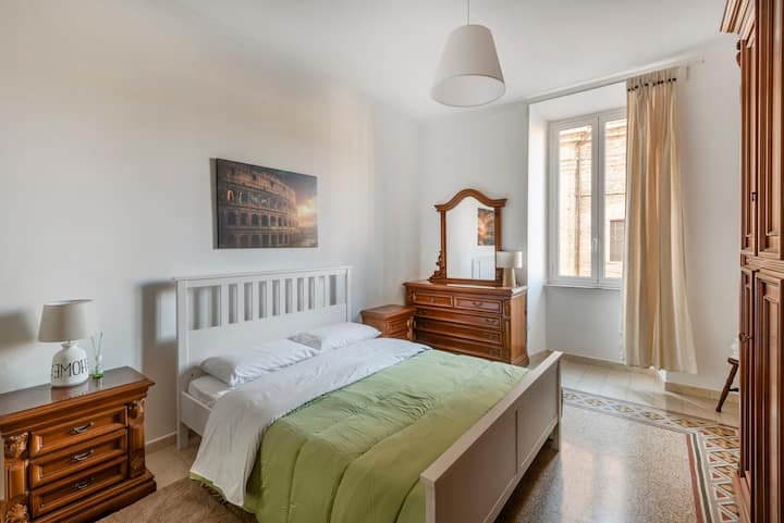 - Big Apartment - Rome