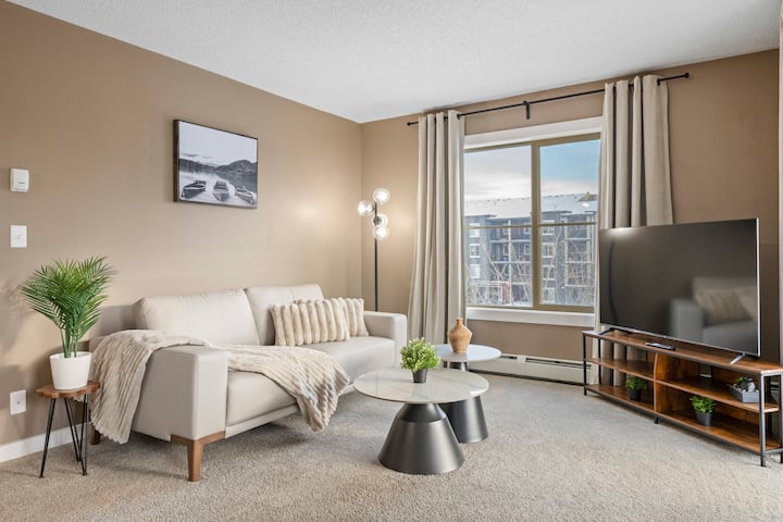 Hideaway- Airport 15mins/wem & Rogers Place 20mins - Canada