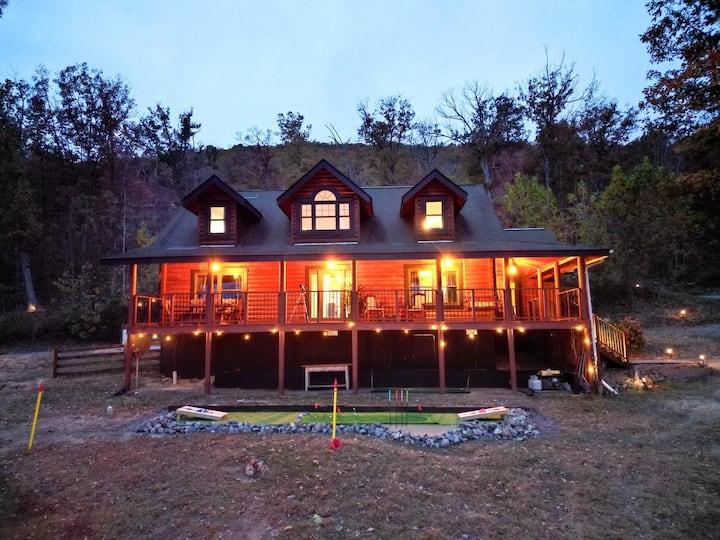 Luxury Cabin • Hot Tub • Million-dollar View - Massanutten, VA