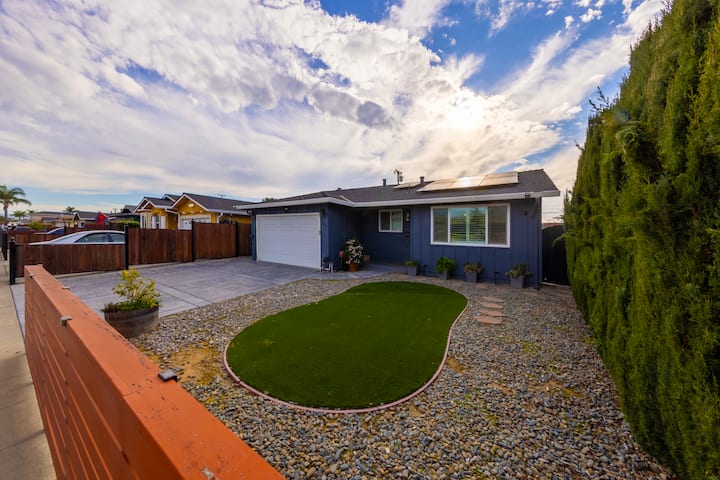 Family Retreat Oasis Stylish 3br Home W/ Garage - San José