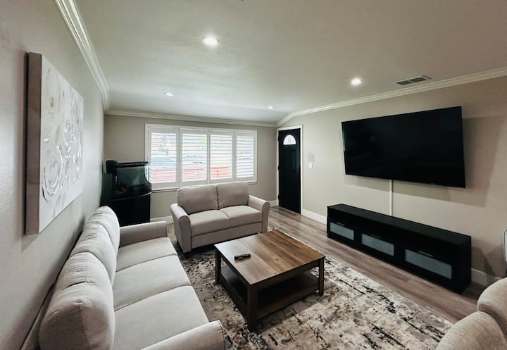 Stylish 3br Home Near Hospitals & Tech Hubs - Grant Lake, San Jose