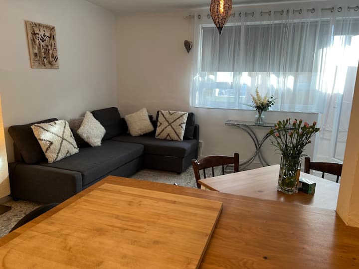 Outstanding 1 Bed With London Views - London