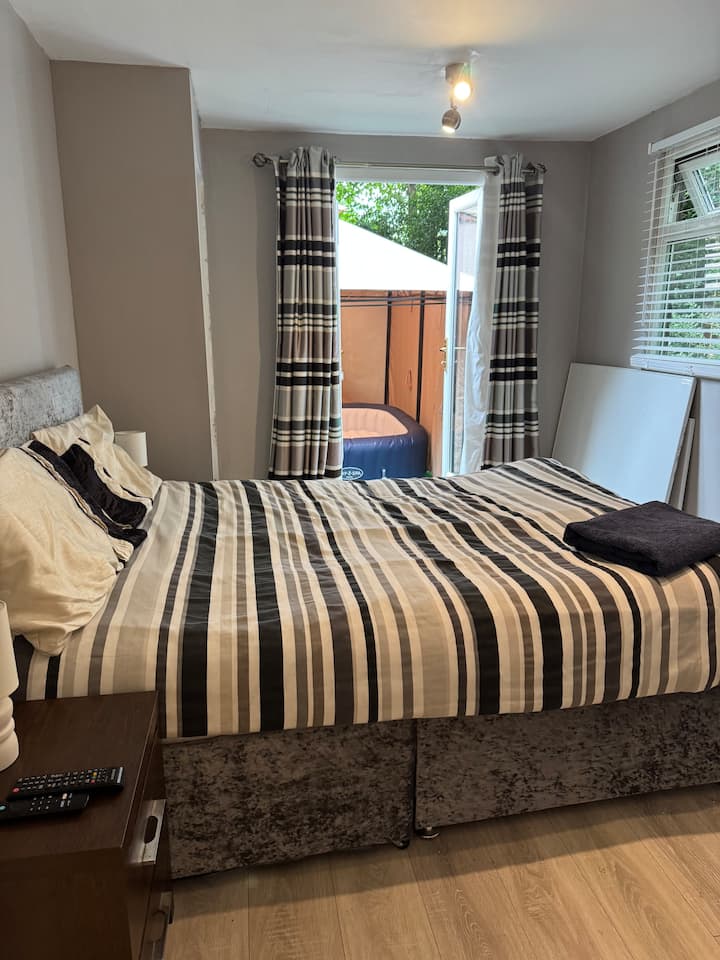 1 Bedroom Cabin In Llangollen Centre - Llangollen
