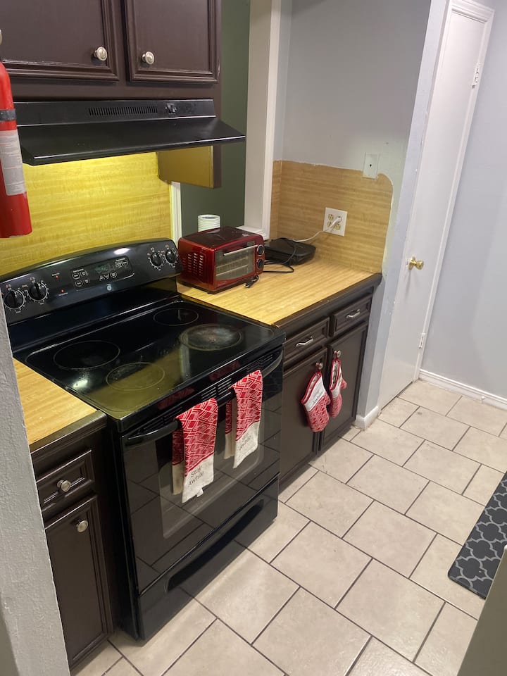 4/20 Friendly Baton Rouge Town House - Baton Rouge, LA