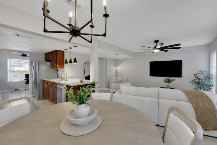 The Woodlands Treehouse | Near Waterway & Golf - The Woodlands, TX