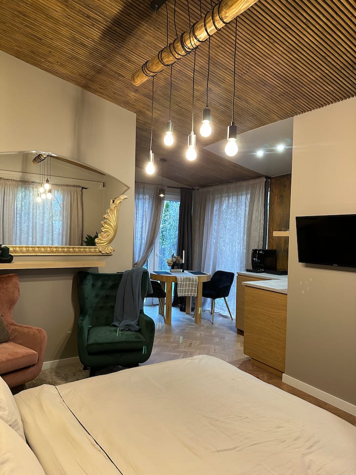 Hugo Airport - Riga Airport (RIX)