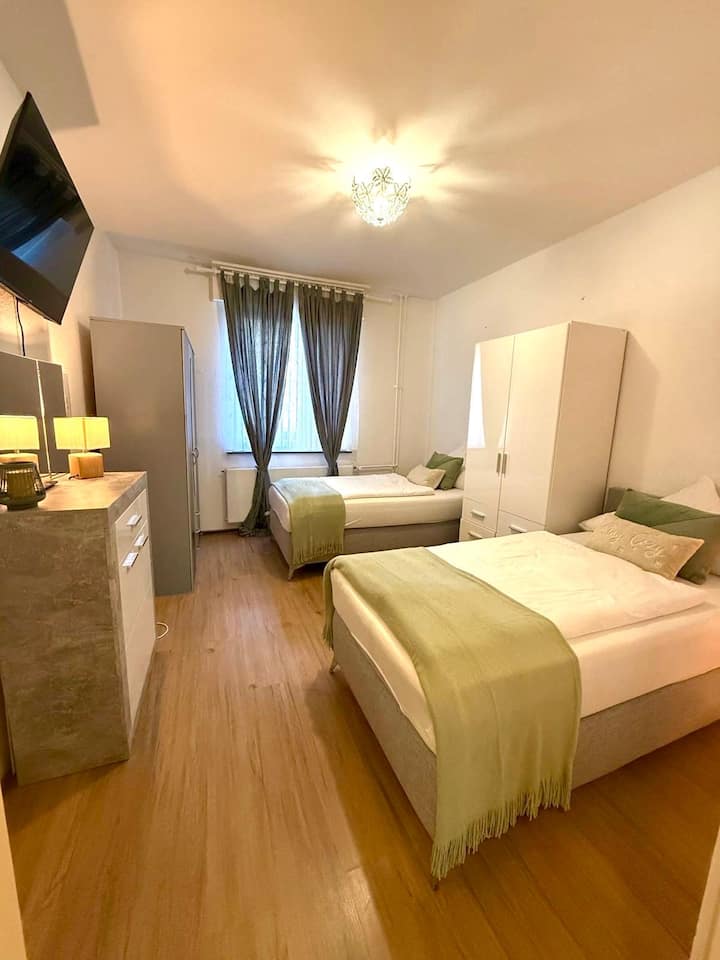 Big 2 Bedroom Zentral Living Room Apartment + View - Hanovre