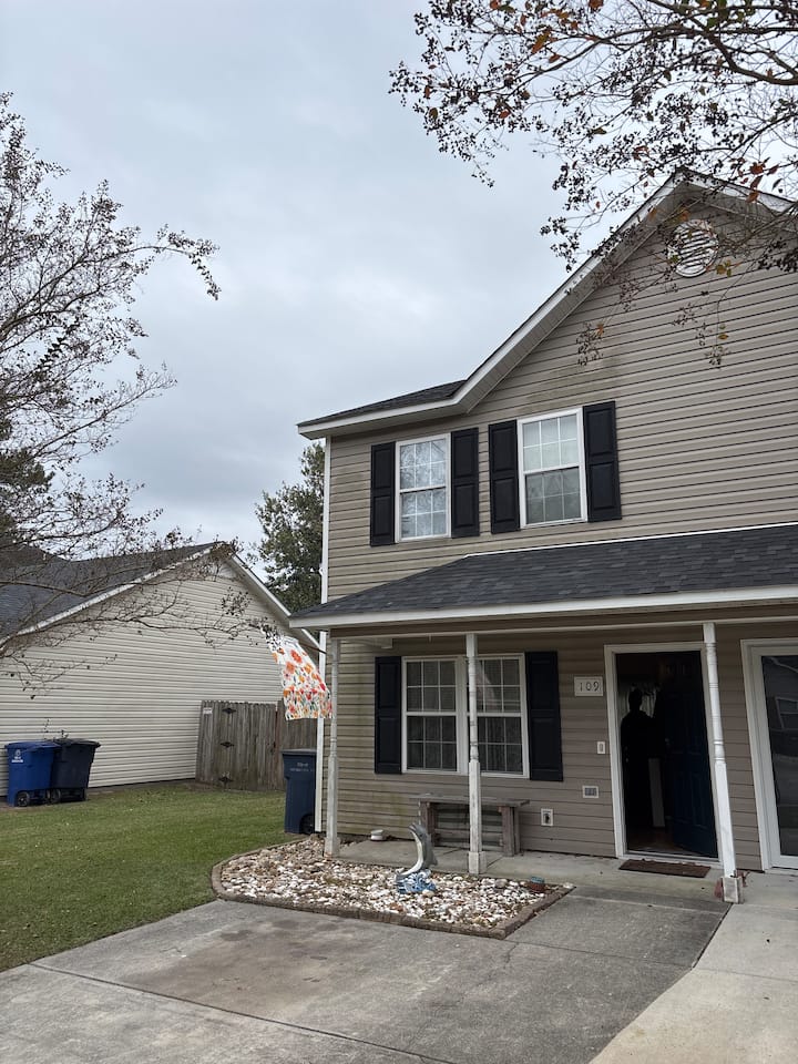 Quiet Townhouse Near Base Beaches And Restaurants - Jacksonville, NC