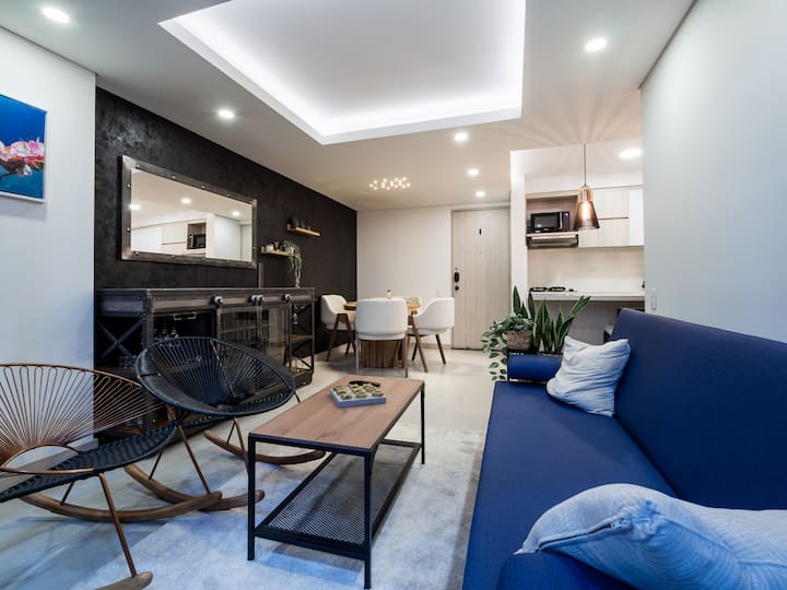 Chic Industrial Apt, Amazing Views & Jacuzzi - Sabaneta