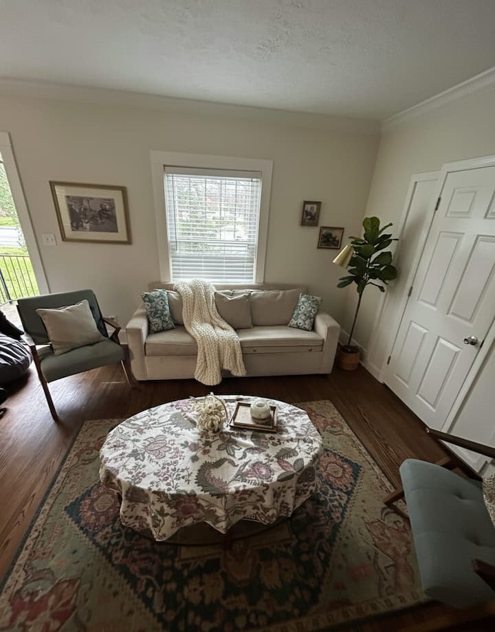 Bright & Modern 5br Retreat In Louisville - Louisville, KY