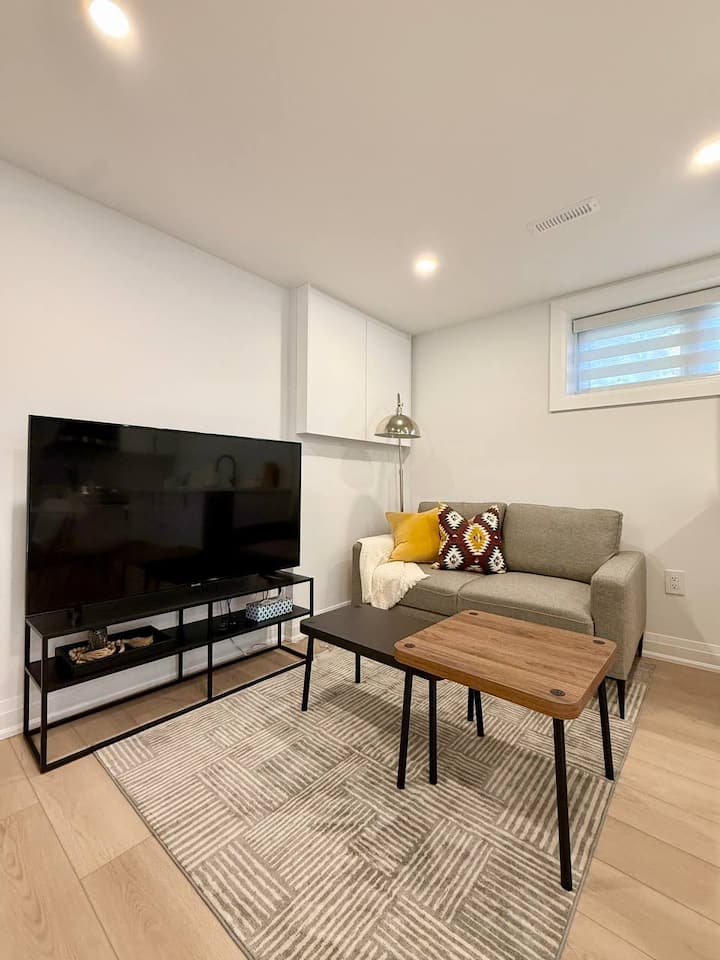 Bright Modern Suite In The Heart Of Aurora - Aurora