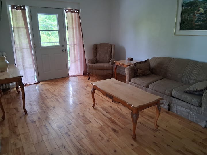 Sherbrooke, 2 Chambres à Coucher Près Du Centre. - Sherbrooke