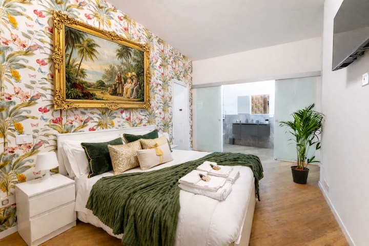 [Frascati's] Most Exclusive Stay (Central Square) - Frascati