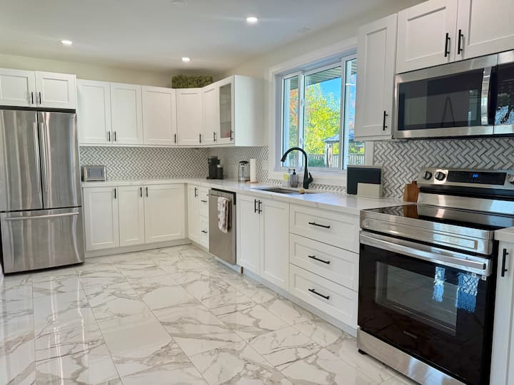 Canalside Home - Niagara-on-the-Lake