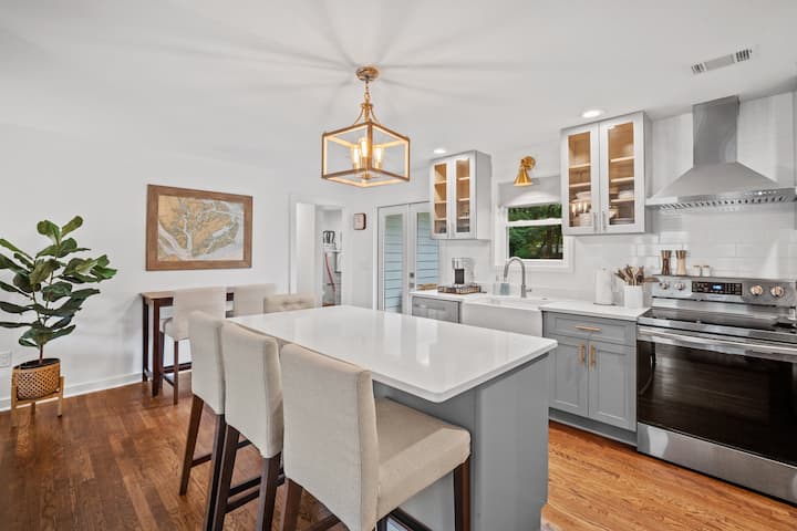 Carolina Cottage - Your Clean & Cozy Stay Awaits! - Beaufort, SC