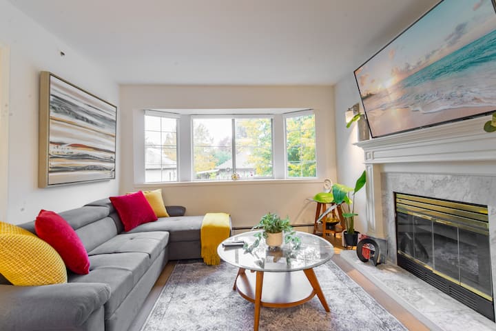 Spacious 4br Home | Main St | 10 Mins To Downtown - Grouse Mountain