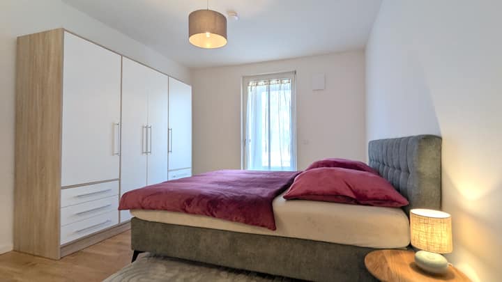 Modern Lakefront Apartment Near Ber Airport, Tesla - Bestensee