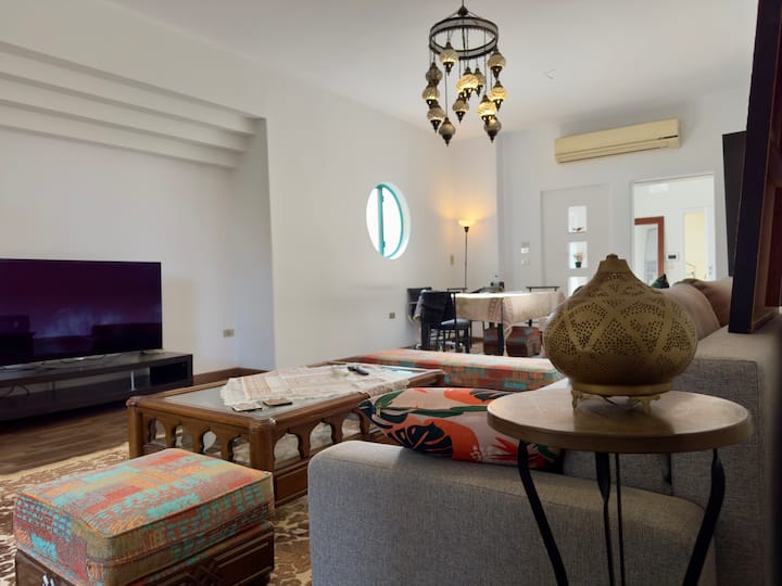 Spacious & Bright Apartment With Oriental Touch. - Giza