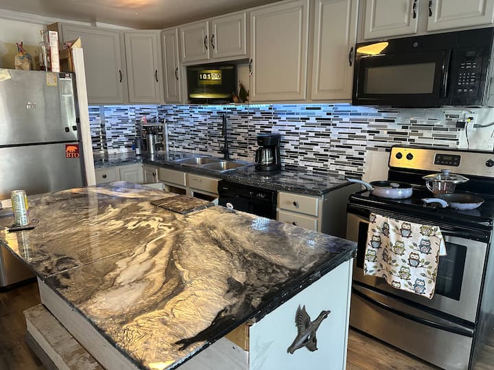 Bright 2br Home W/fireplace & Fenced Yard - Farmington, NM