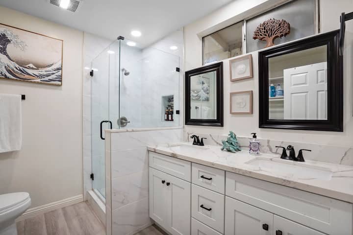 Beautiful 3 Bedroom Lakewood House - Long Beach, CA