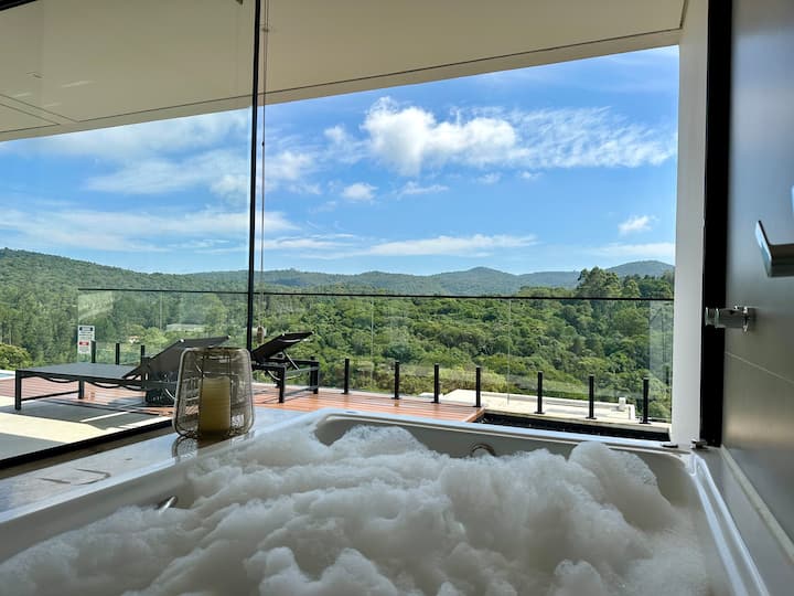 Refúgio Luxuoso Vista Surreal-piscina,spa,lareira - Ibiúna