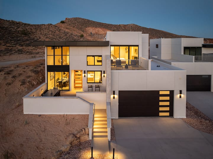 Luxury 3br Home | Pool, Hot Tub, 2k+bunk - Moab, UT