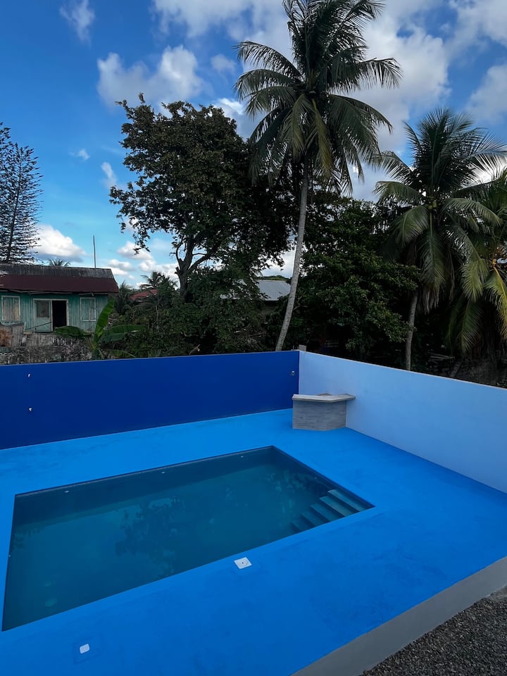 1 Piso Moderno Alojamiento Familiar En Tela - Honduras