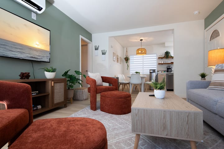 Sleeps 6 + Private Yard | Fire Pit |Lax-sofi-beach - Hawthorne, CA