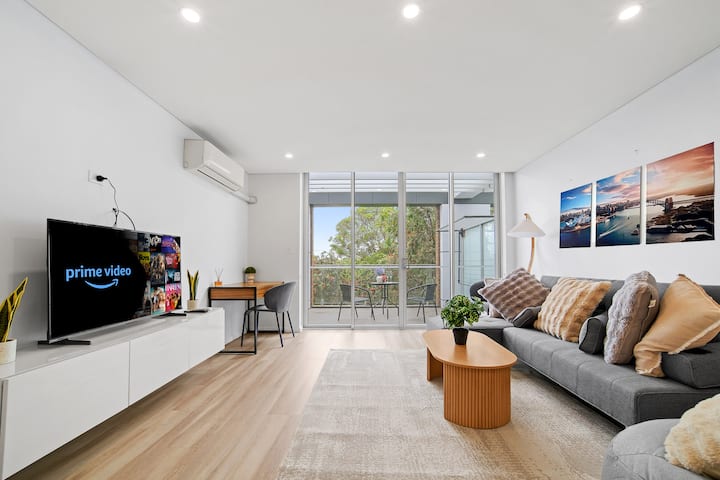 Luxury Sydney Apartment W/ Harbour Bridge View - Sydney
