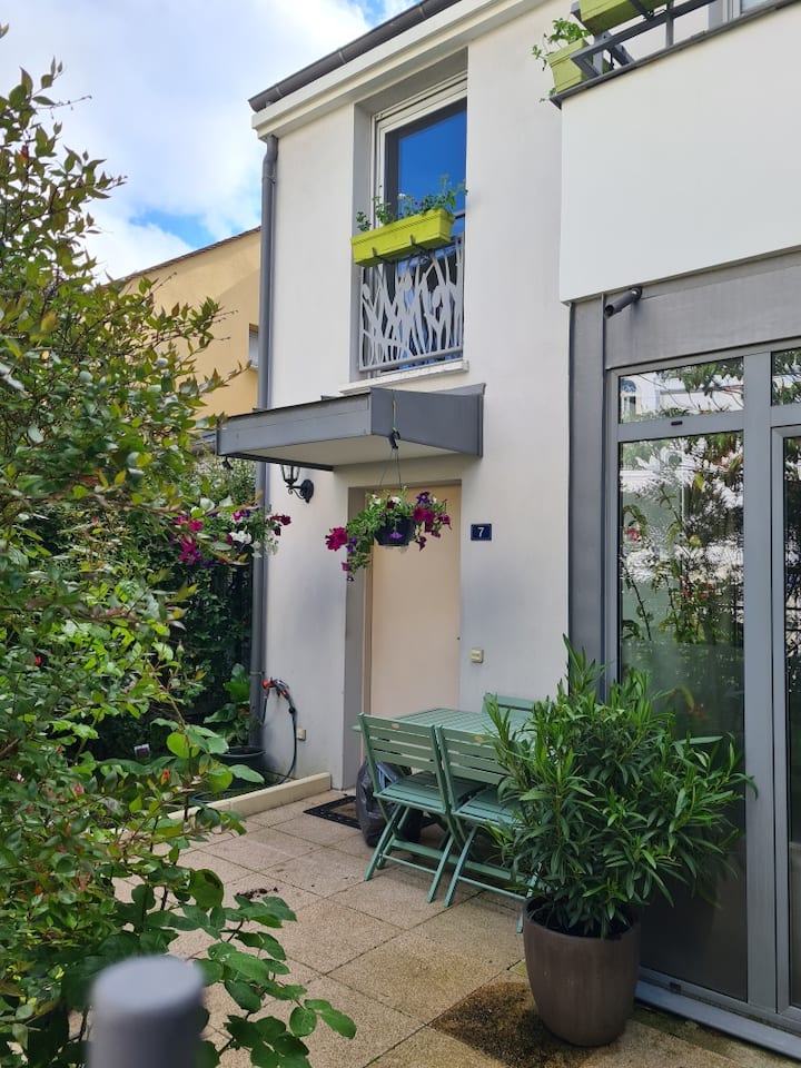 Maison Entière En Plein Centre-ville. - Étampes