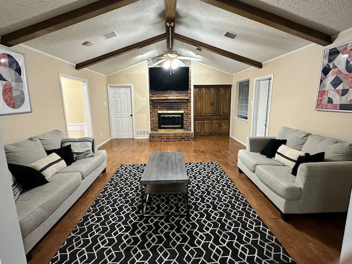 New Grand Escape | For Large Families & Groups - Garland, TX