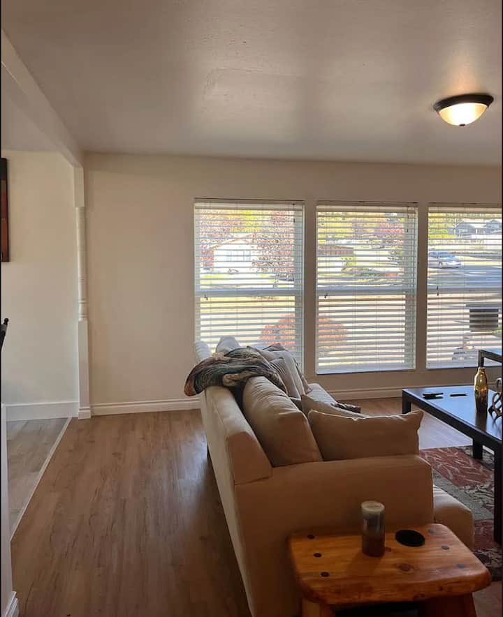 Modern And Perfectly Set Up Oasis In Bremerton - Silverdale, WA