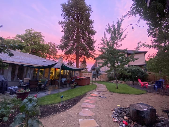 All New—private Midtown Retreat With Hot Tub - Bend, OR